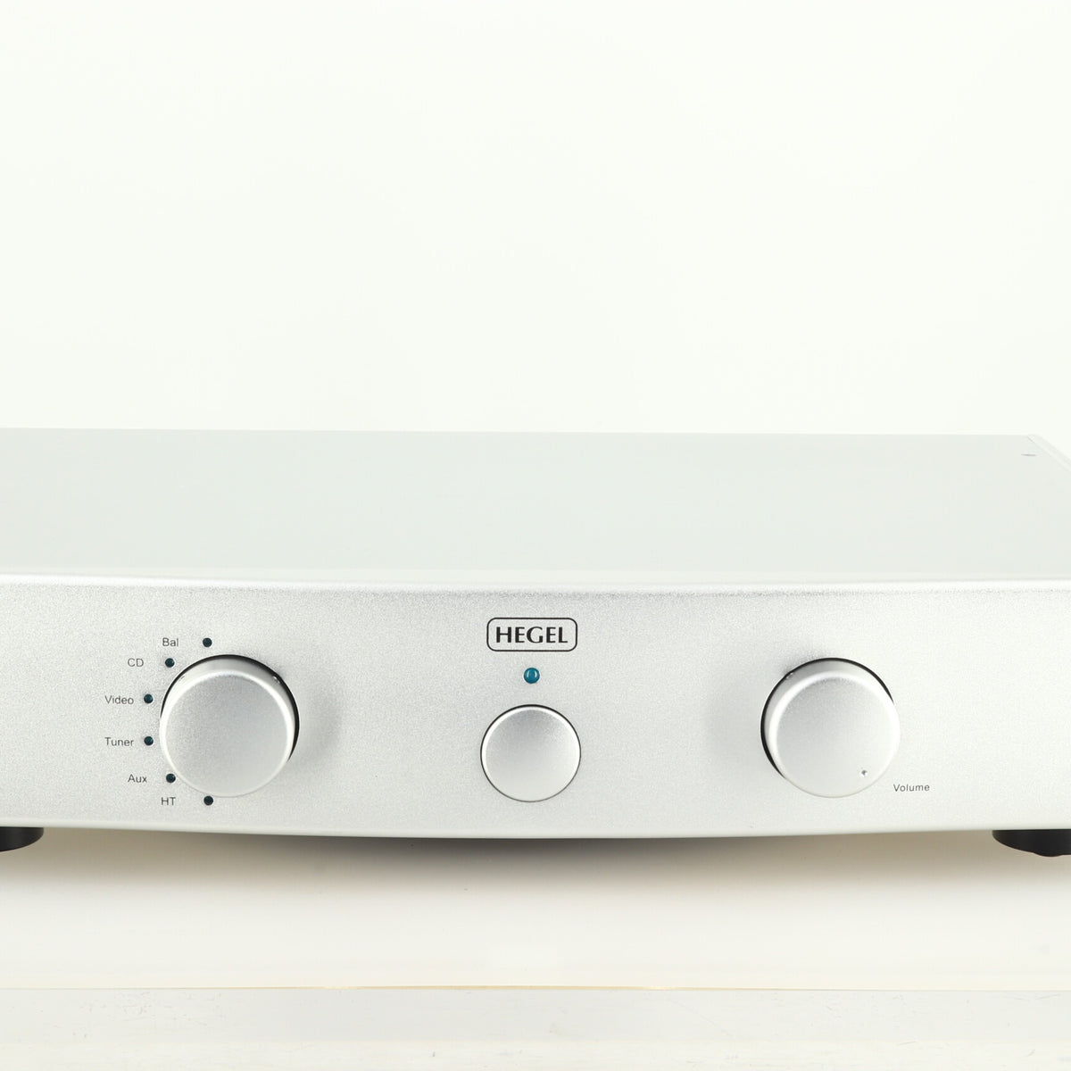 Hegel P20 Pre Amplifier - Silver – 2ndhandhifi.co.uk